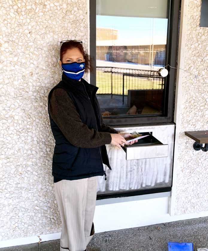 County treaserer offers walk-up window | News, Sports, Jobs - The Express